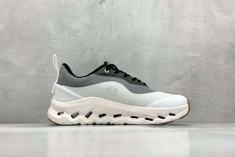Perfect replica On Running Shoes