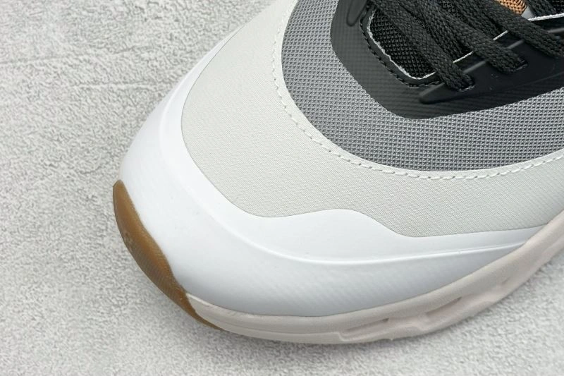 Perfect replica On Running Shoes