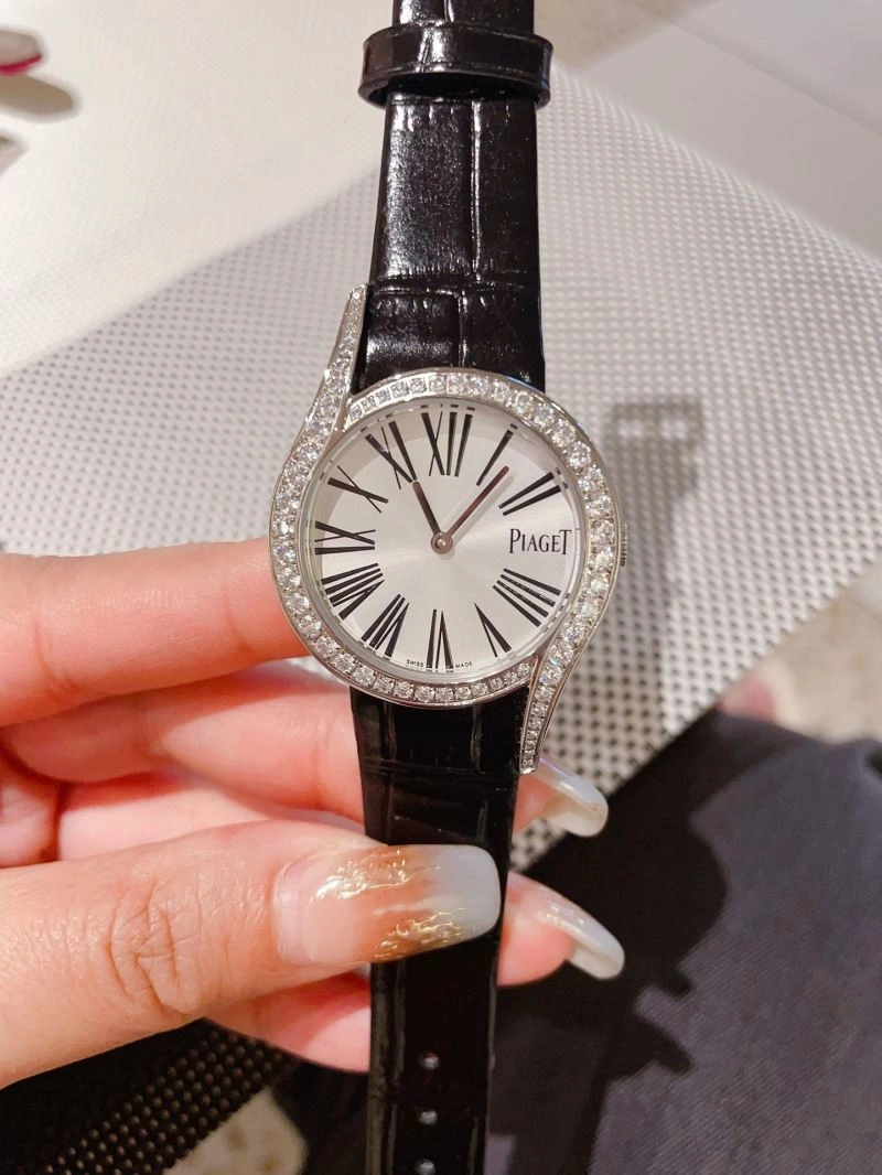Exact replica PIAGET Watches