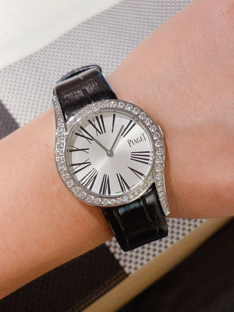 Exact replica PIAGET Watches