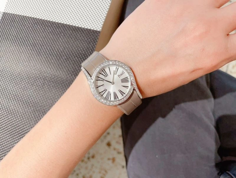 Exact replica PIAGET Watches