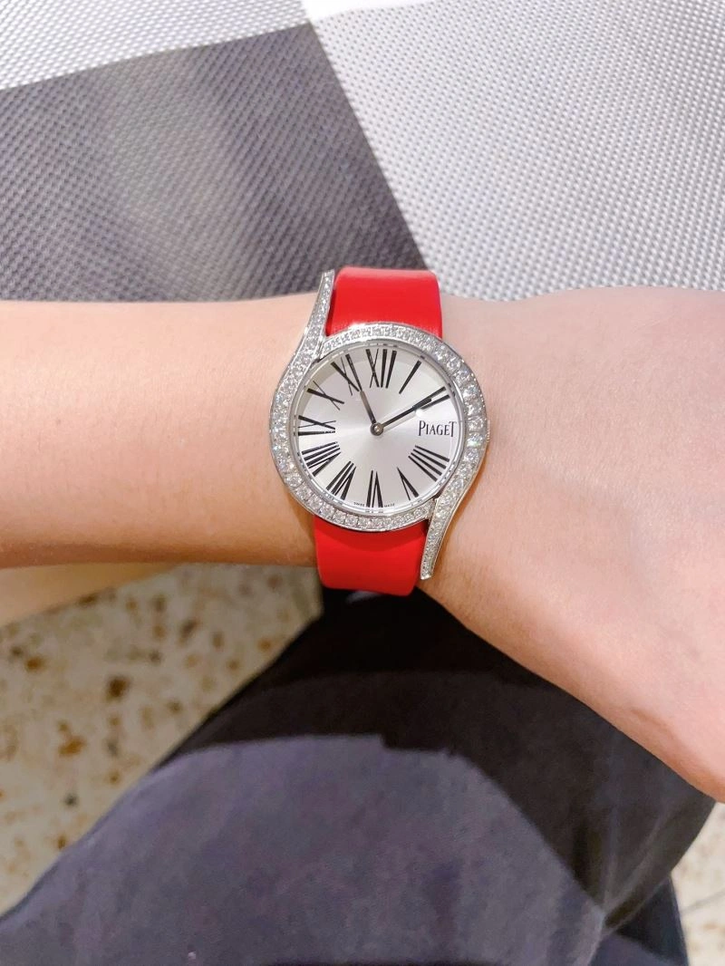 Exact replica PIAGET Watches