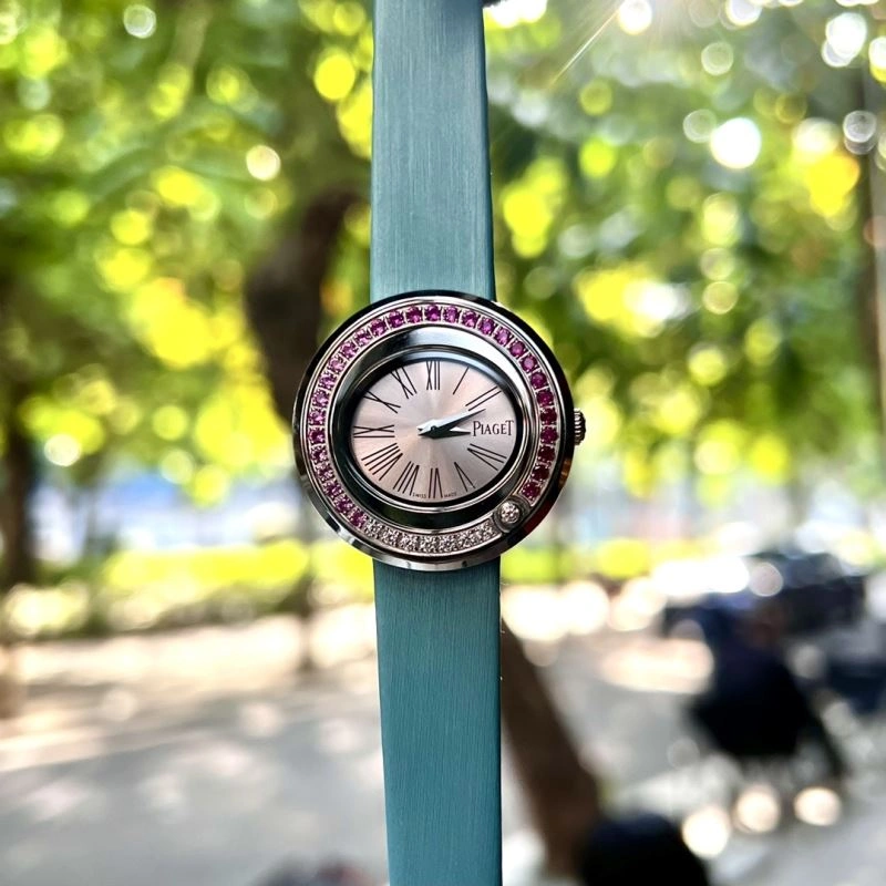 Exact replica PIAGET Watches
