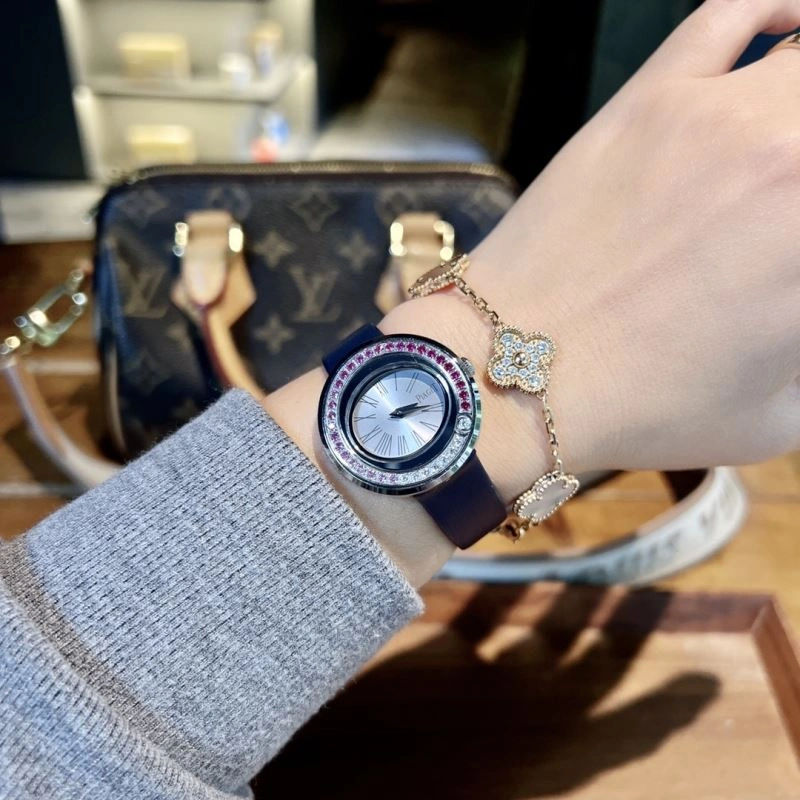 Exact replica PIAGET Watches