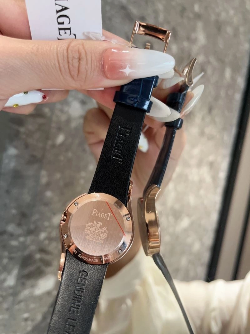 Exact replica PIAGET Watches
