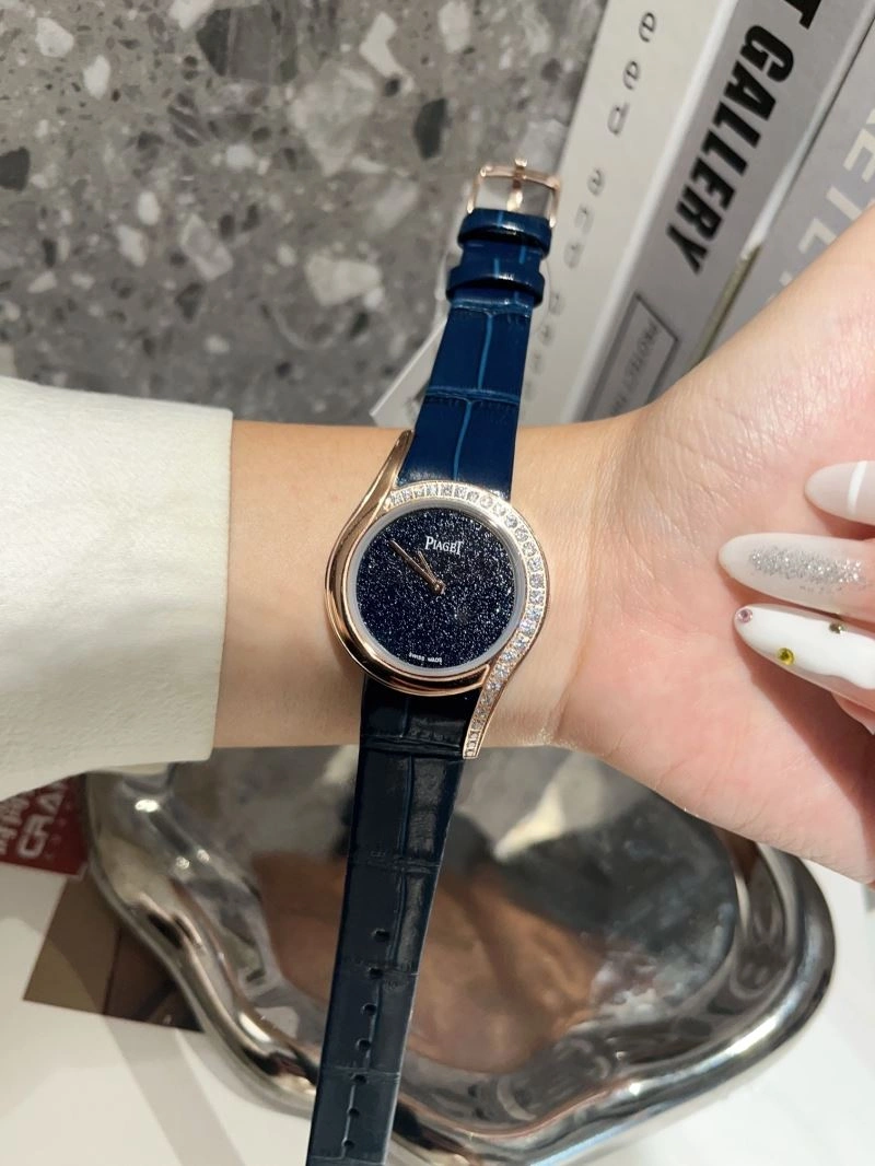 Exact replica PIAGET Watches