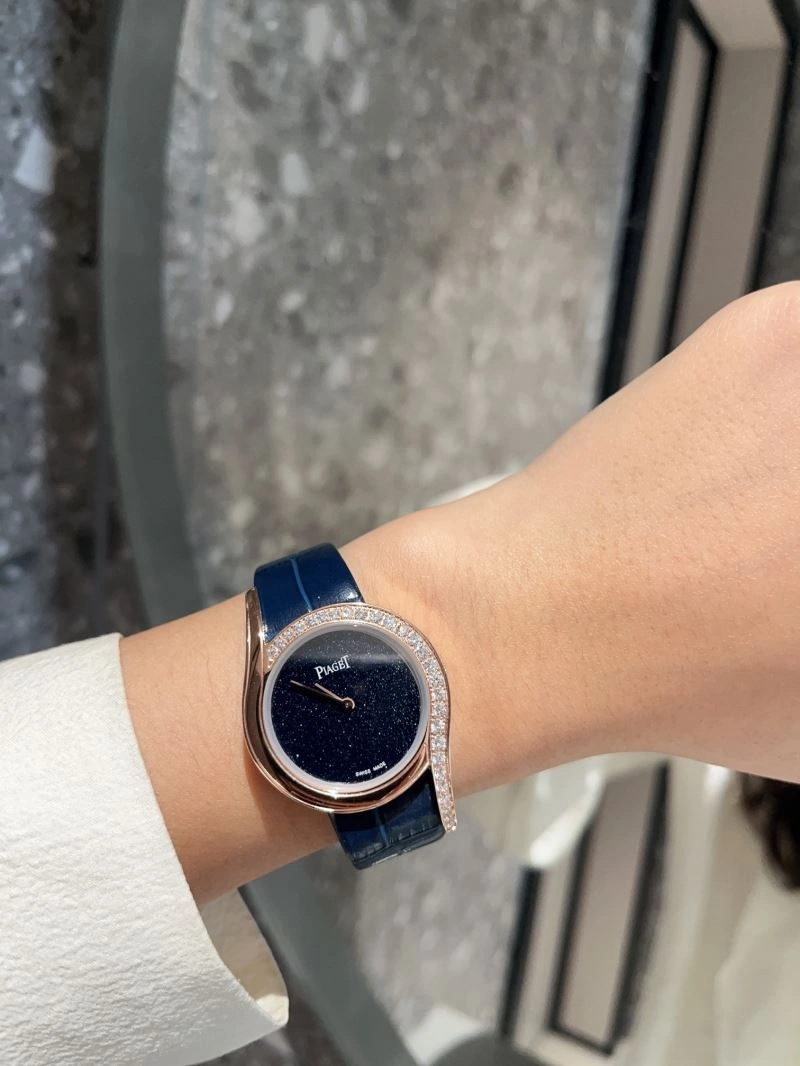 Exact replica PIAGET Watches