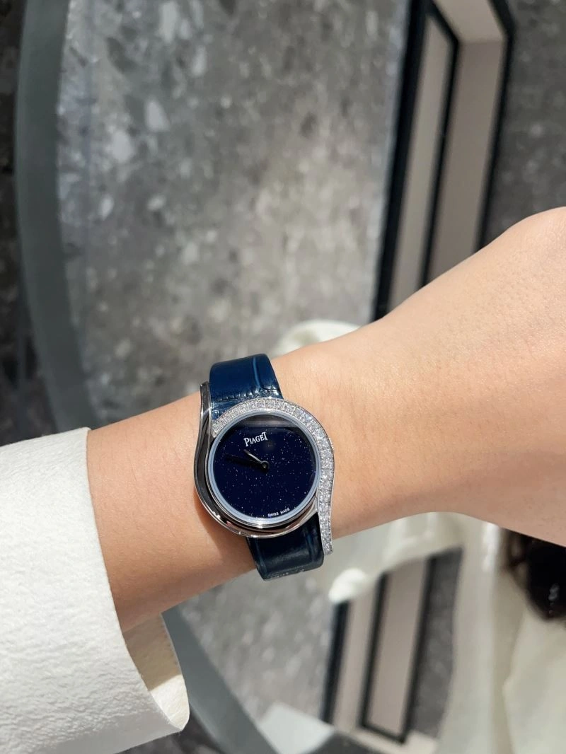 Exact replica PIAGET Watches