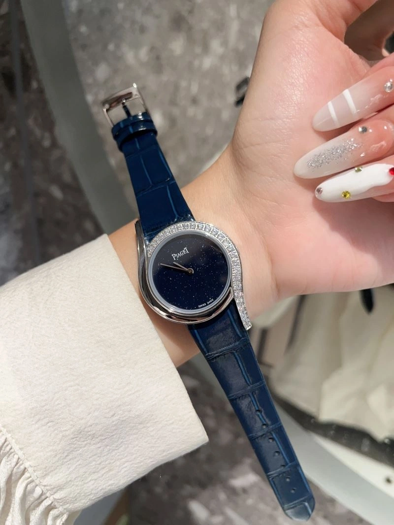 Exact replica PIAGET Watches