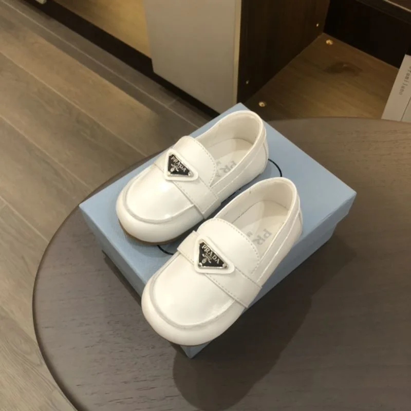 Accurate model PRADA SHOES