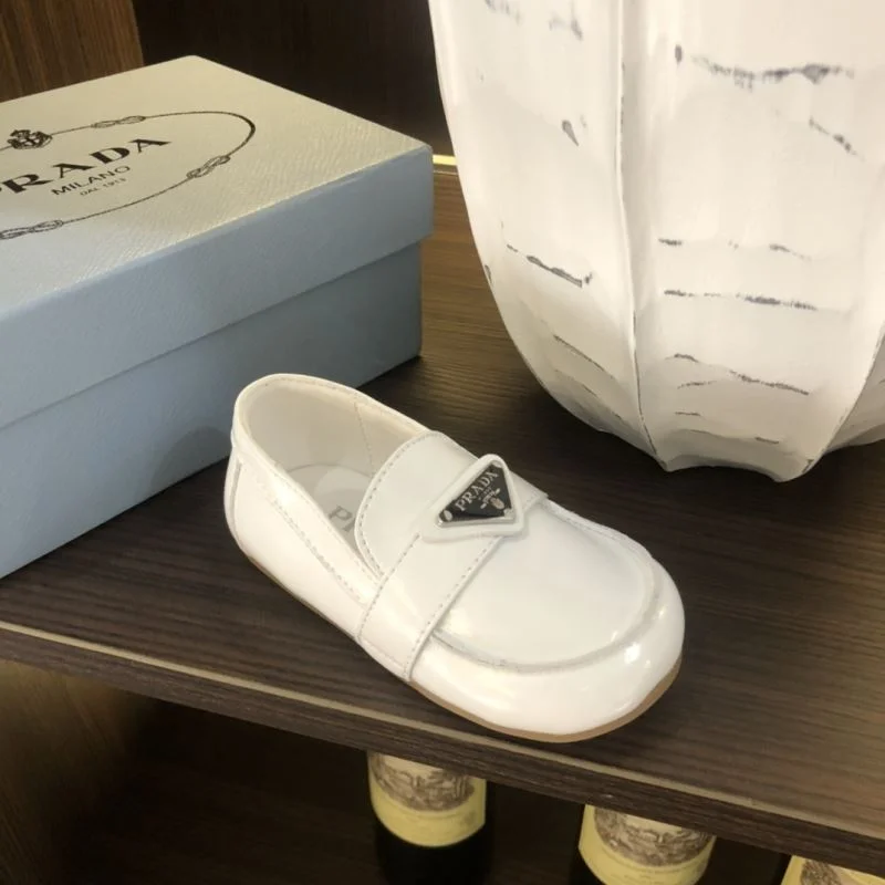 Accurate model PRADA SHOES