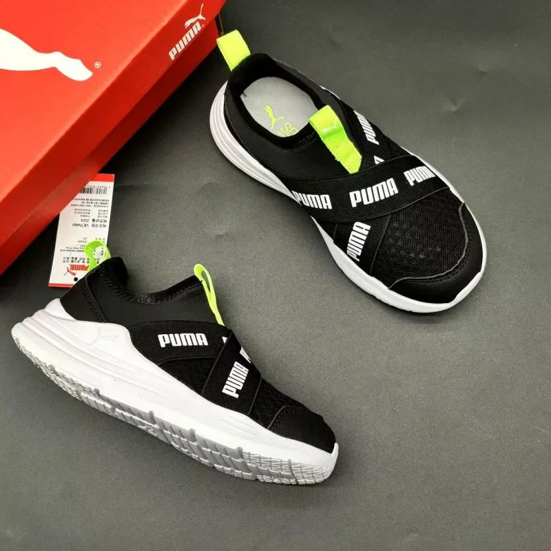 Accurate model PUMA SHOES