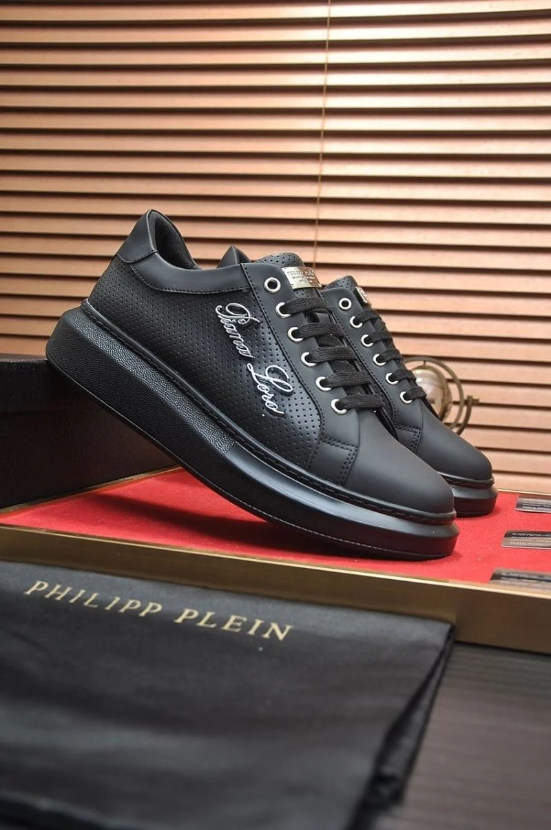 Accurate model Philipp Plein Shoes