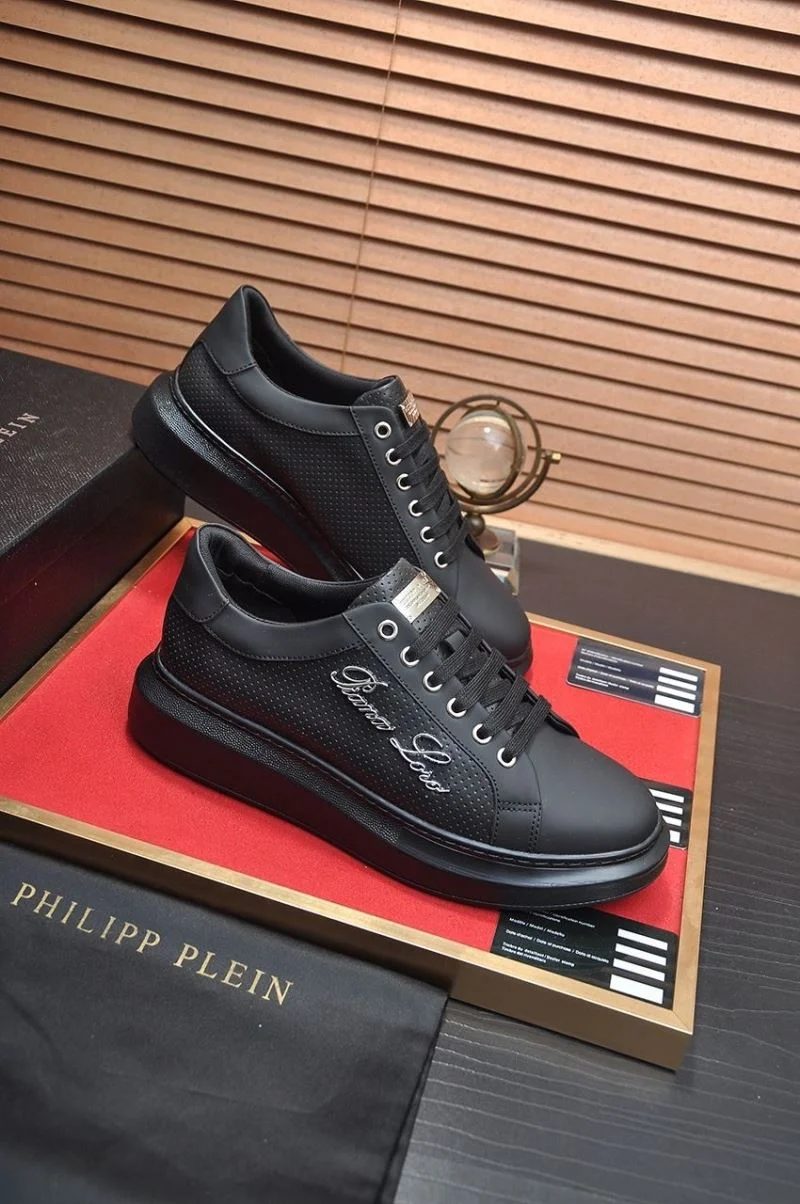 Accurate model Philipp Plein Shoes