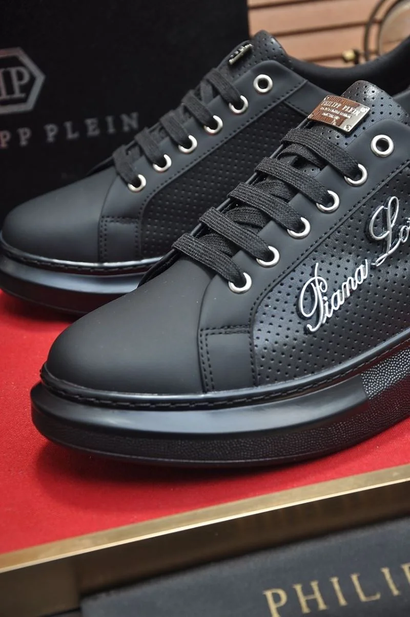 Accurate model Philipp Plein Shoes
