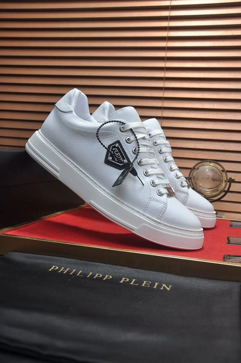 Accurate model Philipp Plein Shoes