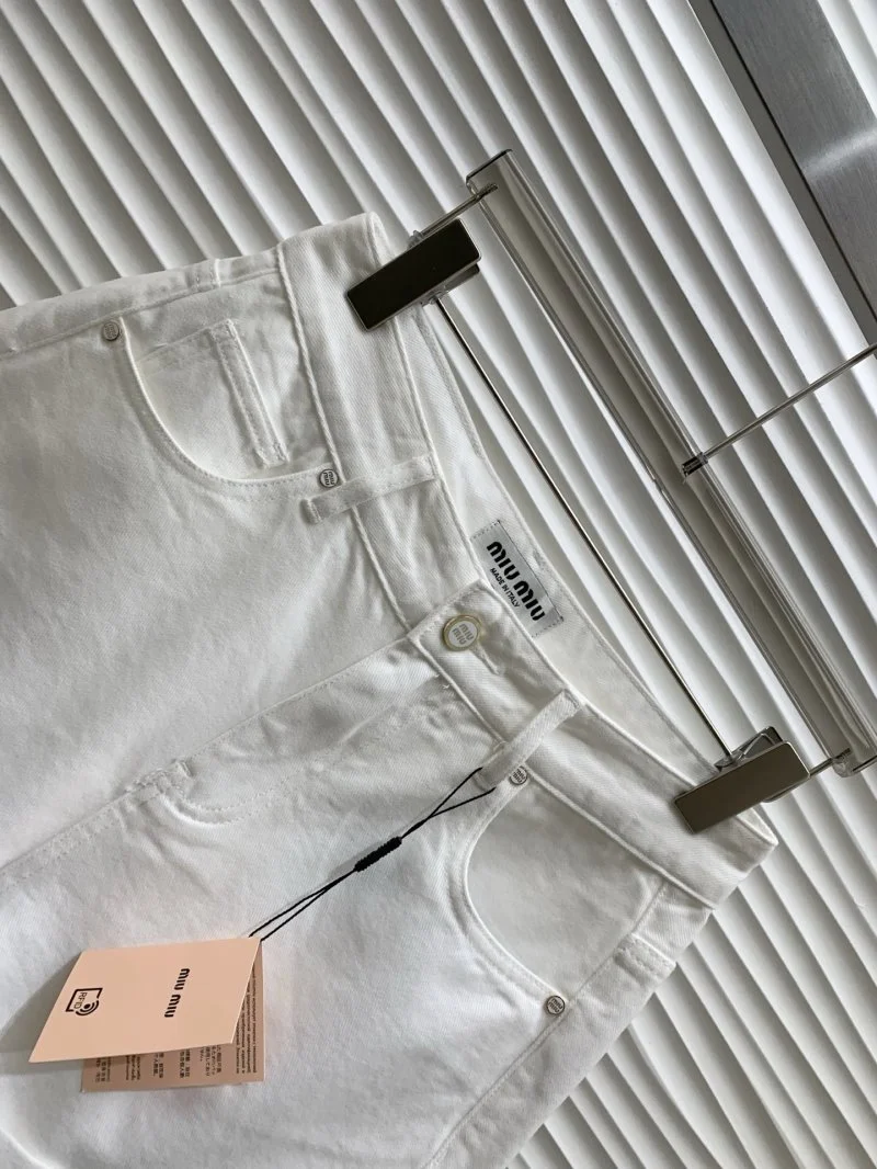 Accurate model Philipp Plein Short Pants