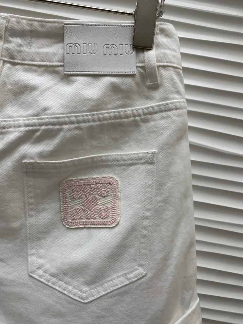 Accurate model Philipp Plein Short Pants