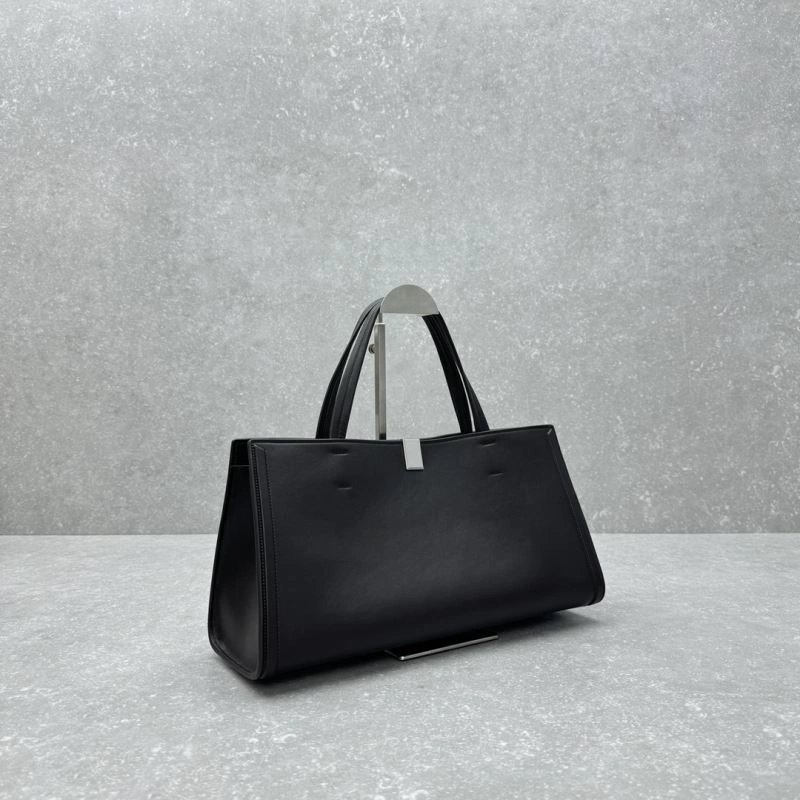 Value-priced Phoebo Philo Shopping Bgas