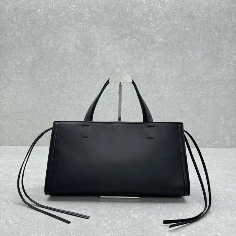 Indistinguishable Phoebo Philo Shopping Bgas
