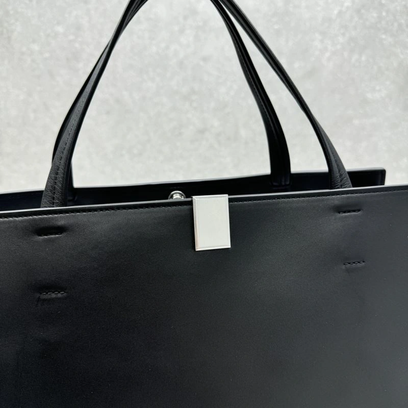 Indistinguishable Phoebo Philo Shopping Bgas