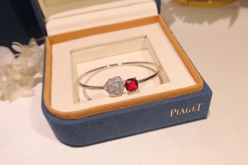 Top match Piaget Bracelets