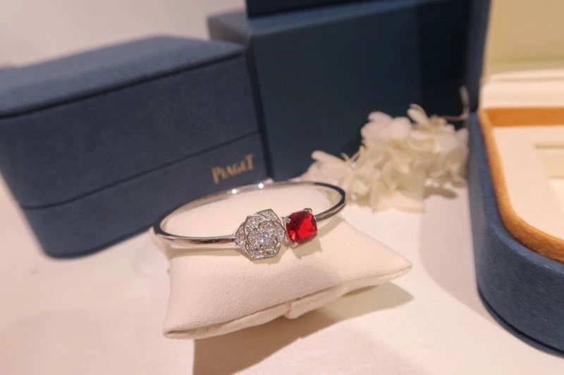Top match Piaget Bracelets