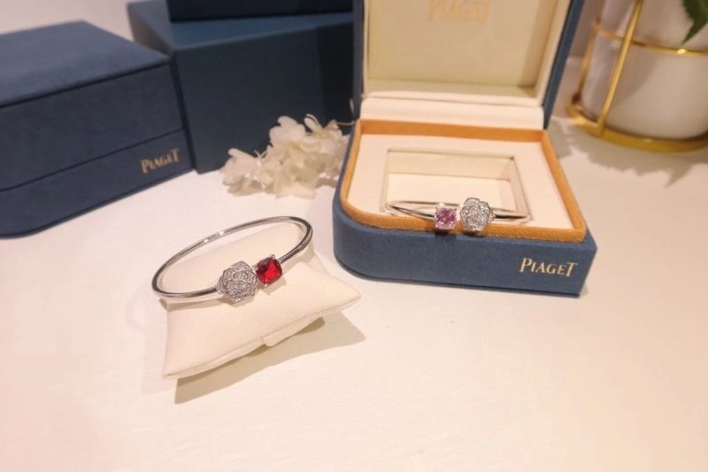 Top match Piaget Bracelets