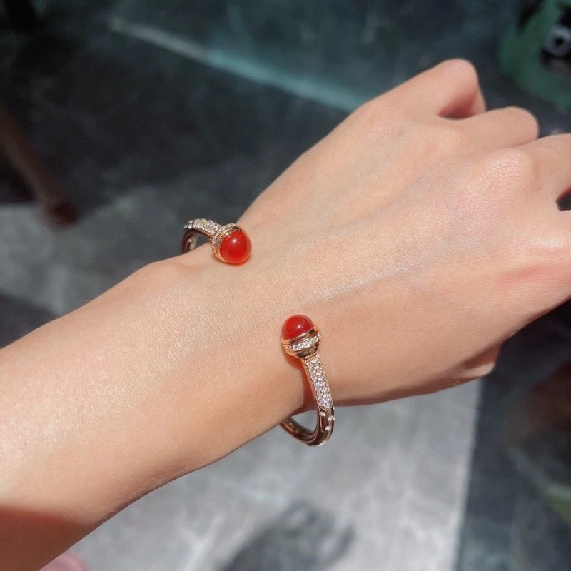 Low-cost Piaget Bracelets