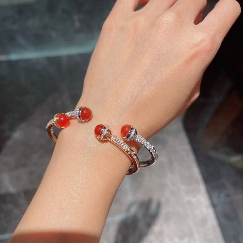 Low-cost Piaget Bracelets
