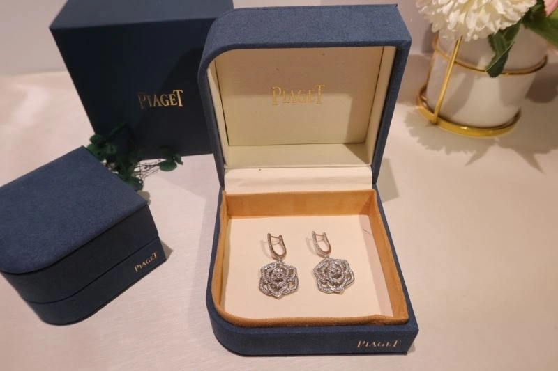 Cut-rate Piaget Earrings