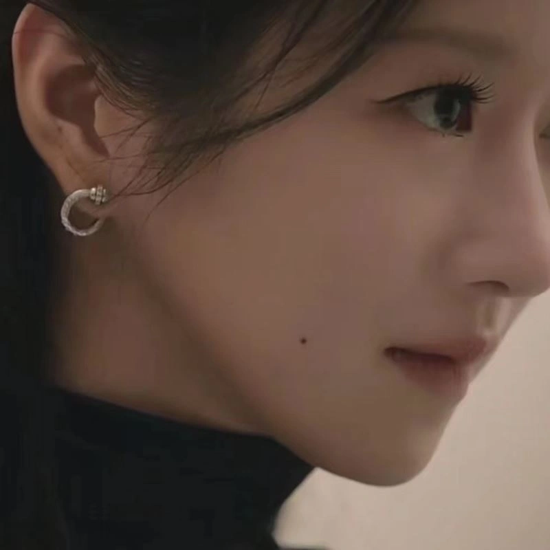 Top match Piaget Earrings
