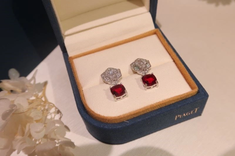 Precise copy Piaget Earrings