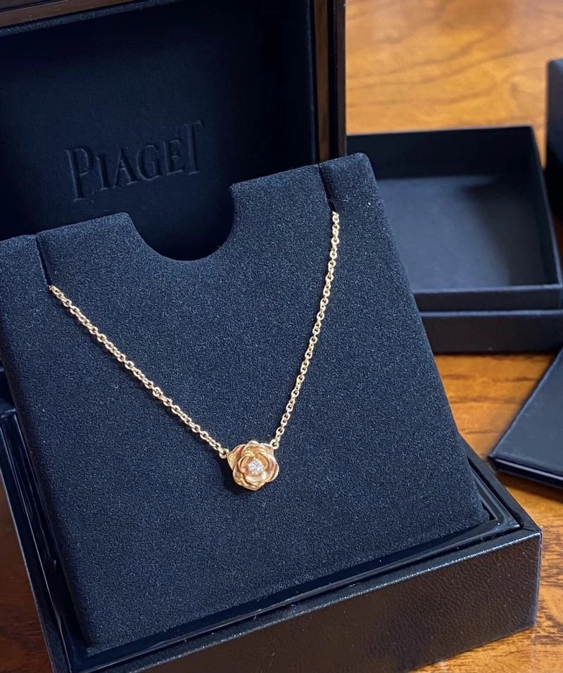 Affordable Piaget Necklaces