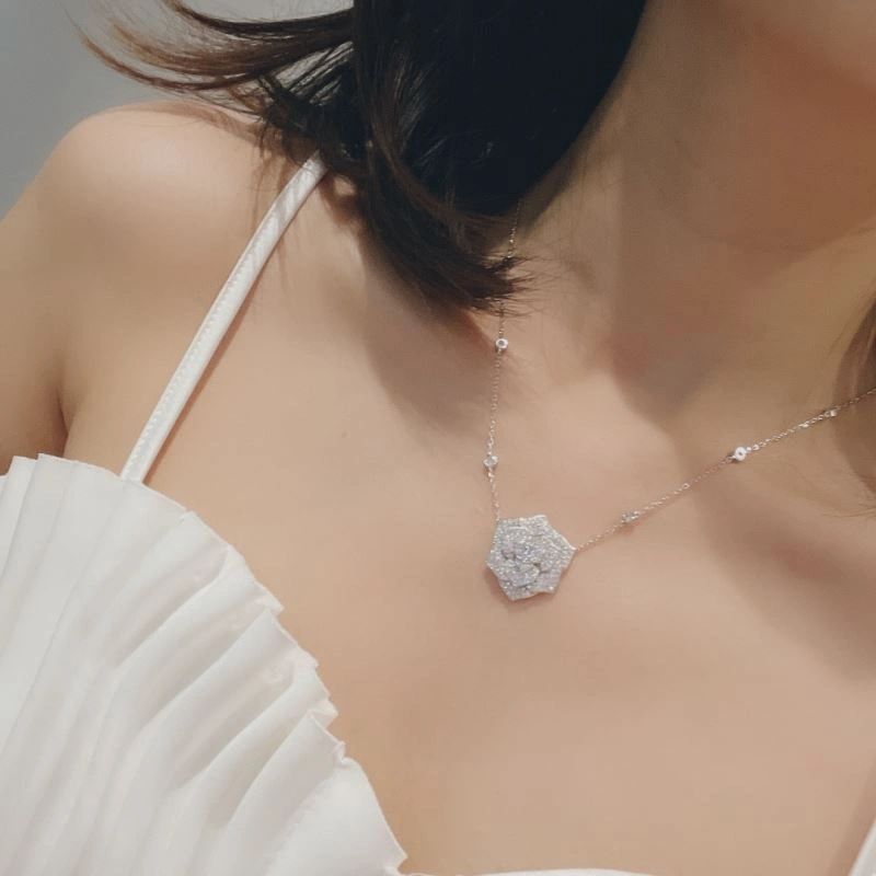 Top match Piaget Necklaces