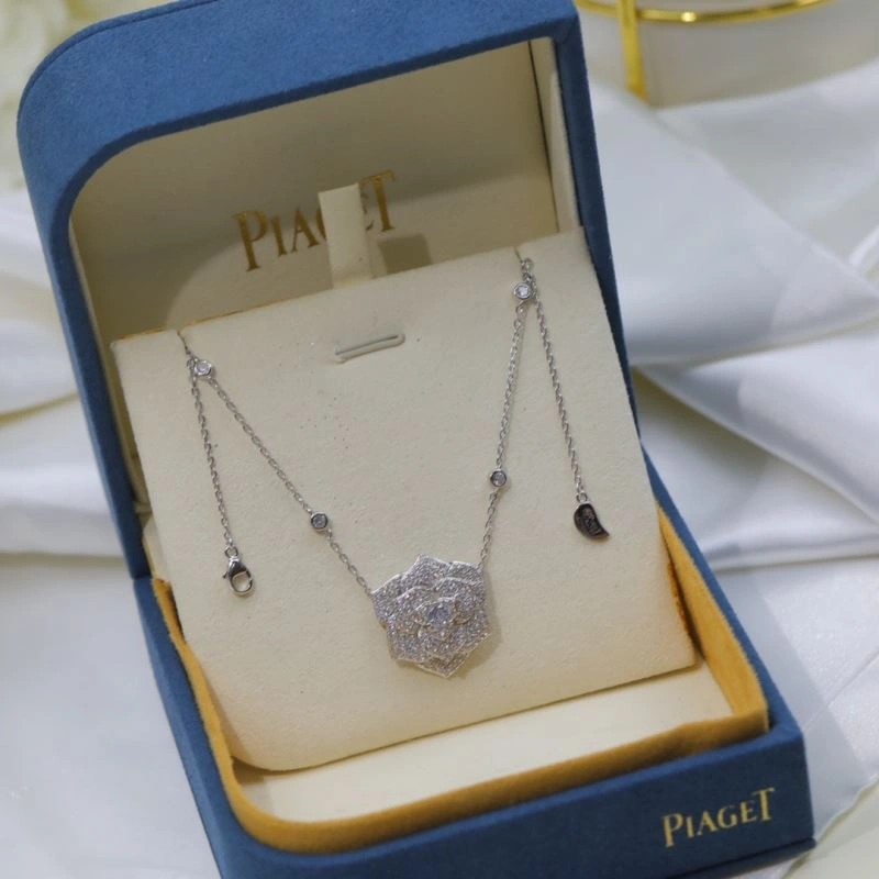 Top match Piaget Necklaces