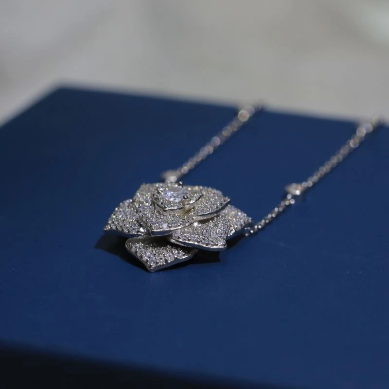 Top match Piaget Necklaces