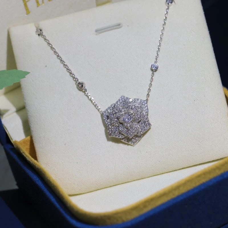 Top match Piaget Necklaces