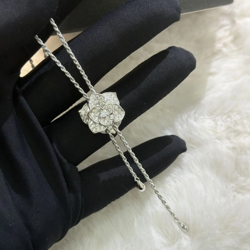 Reasonably priced Piaget Necklaces