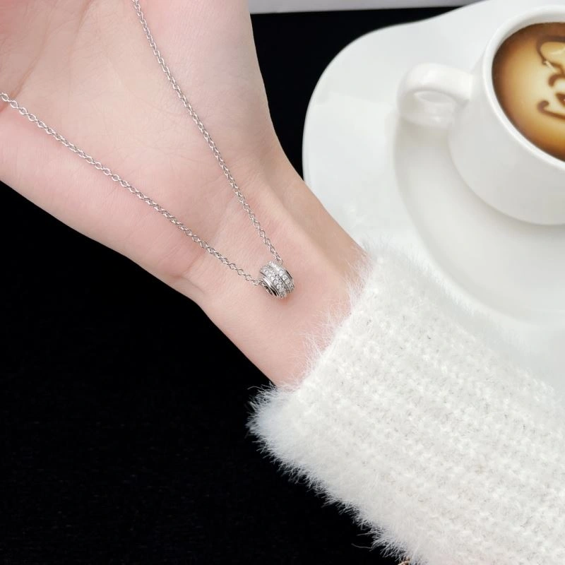 Cut-rate Piaget Necklaces