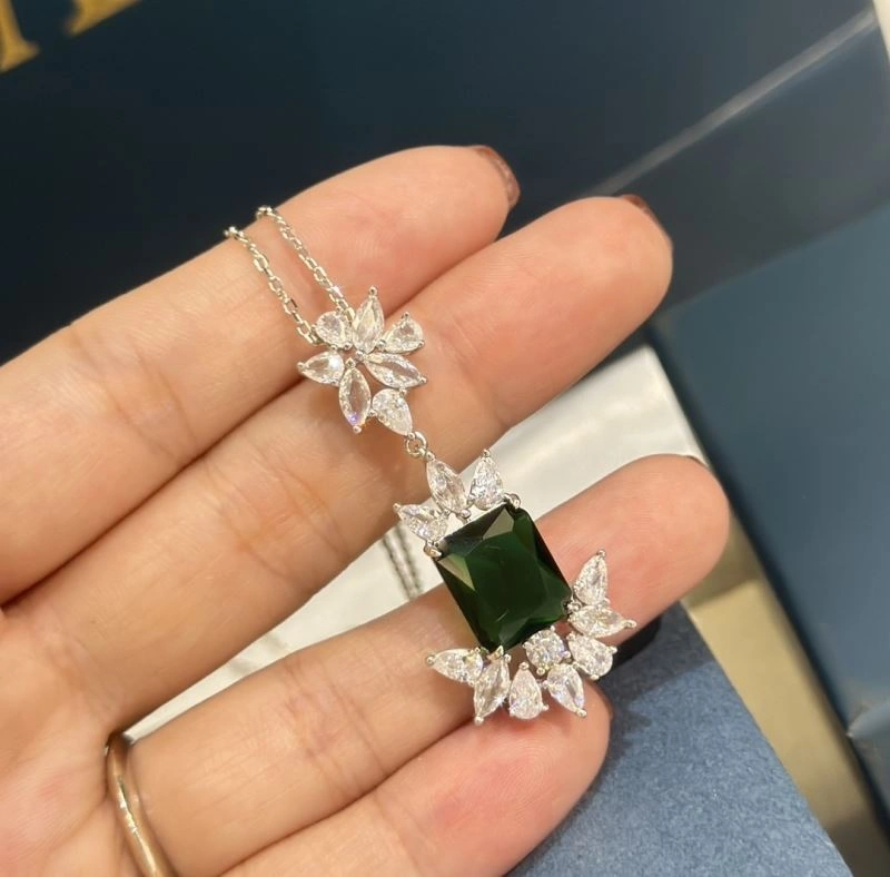 Bargain Piaget Necklaces