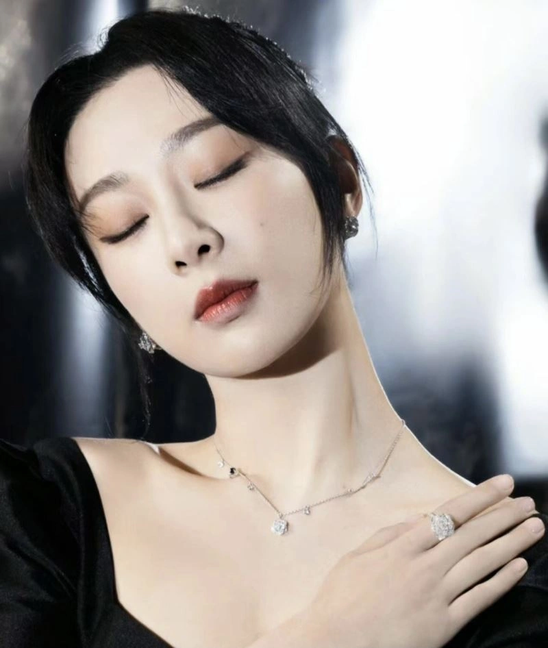 Affordable Piaget Necklaces