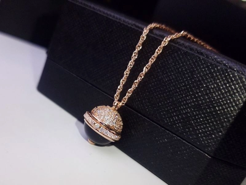 Inexpensive Piaget Necklaces