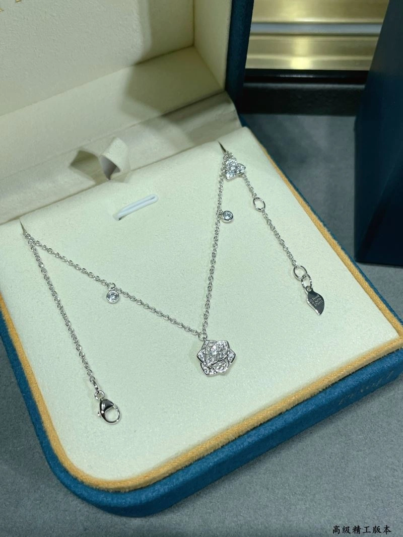 Low-cost Piaget Necklaces