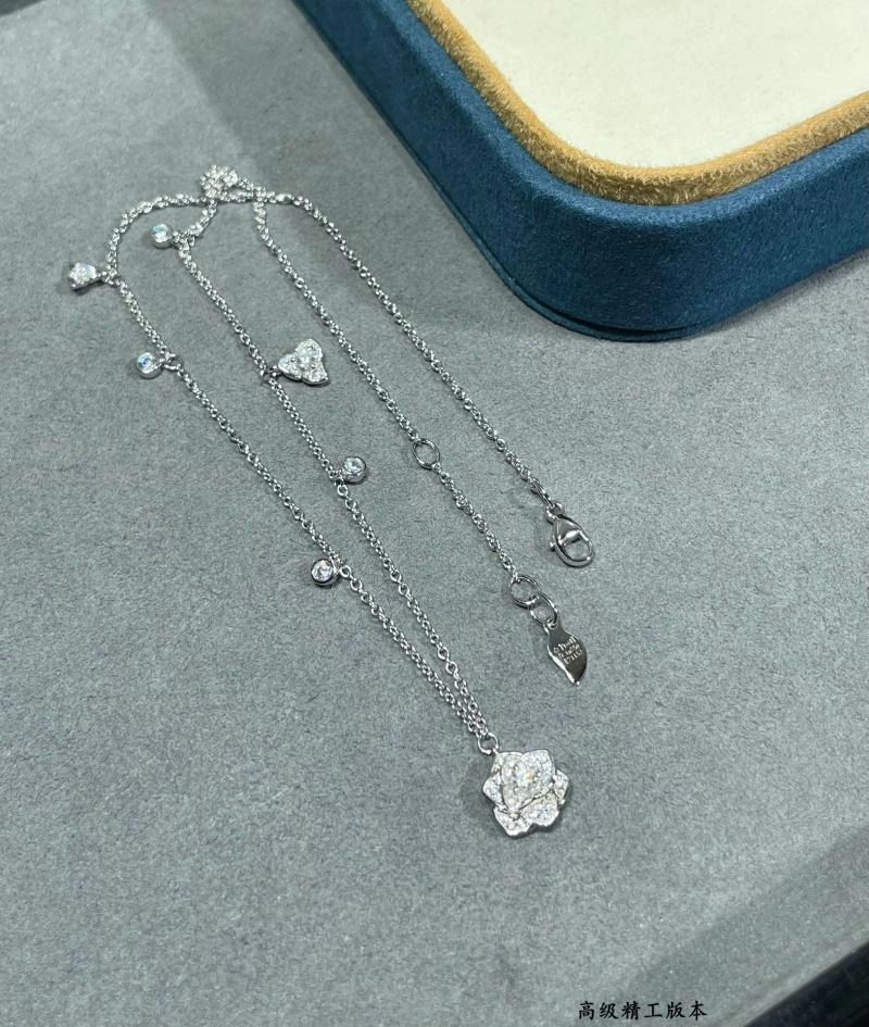 Low-cost Piaget Necklaces
