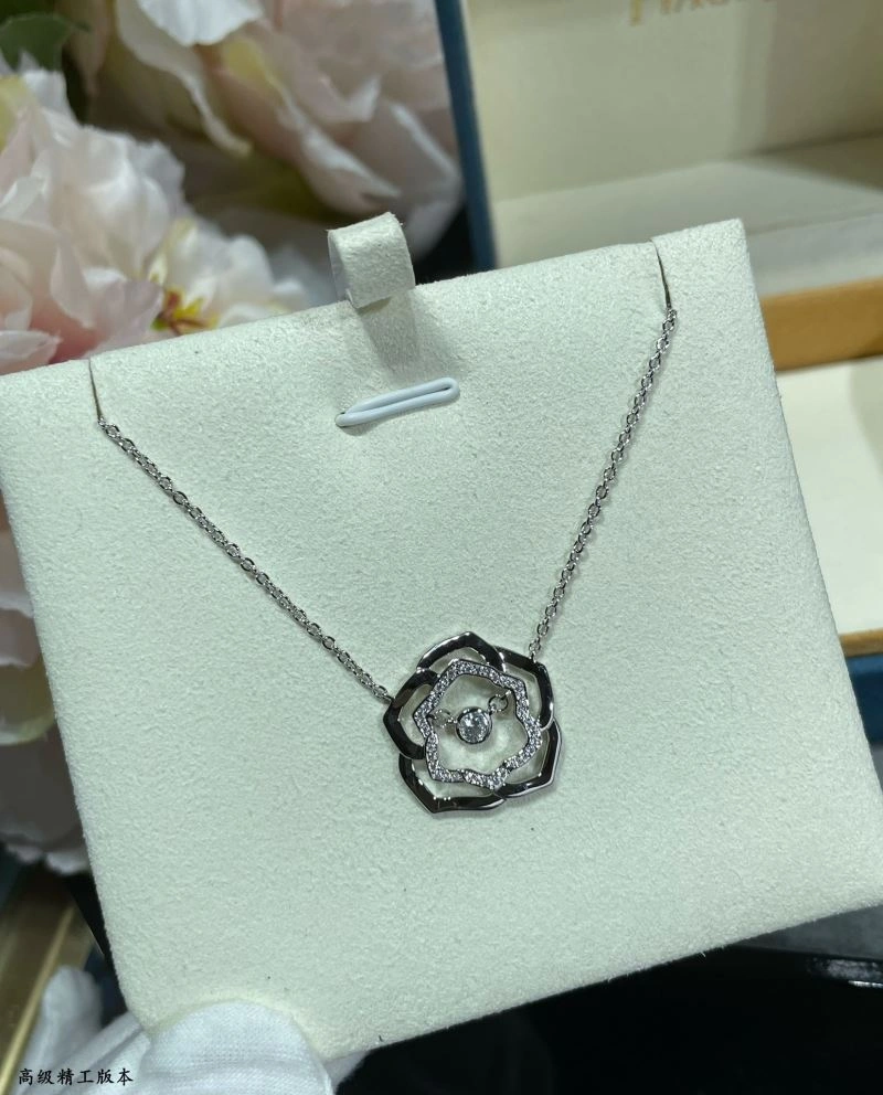 Factory-made Piaget Necklaces
