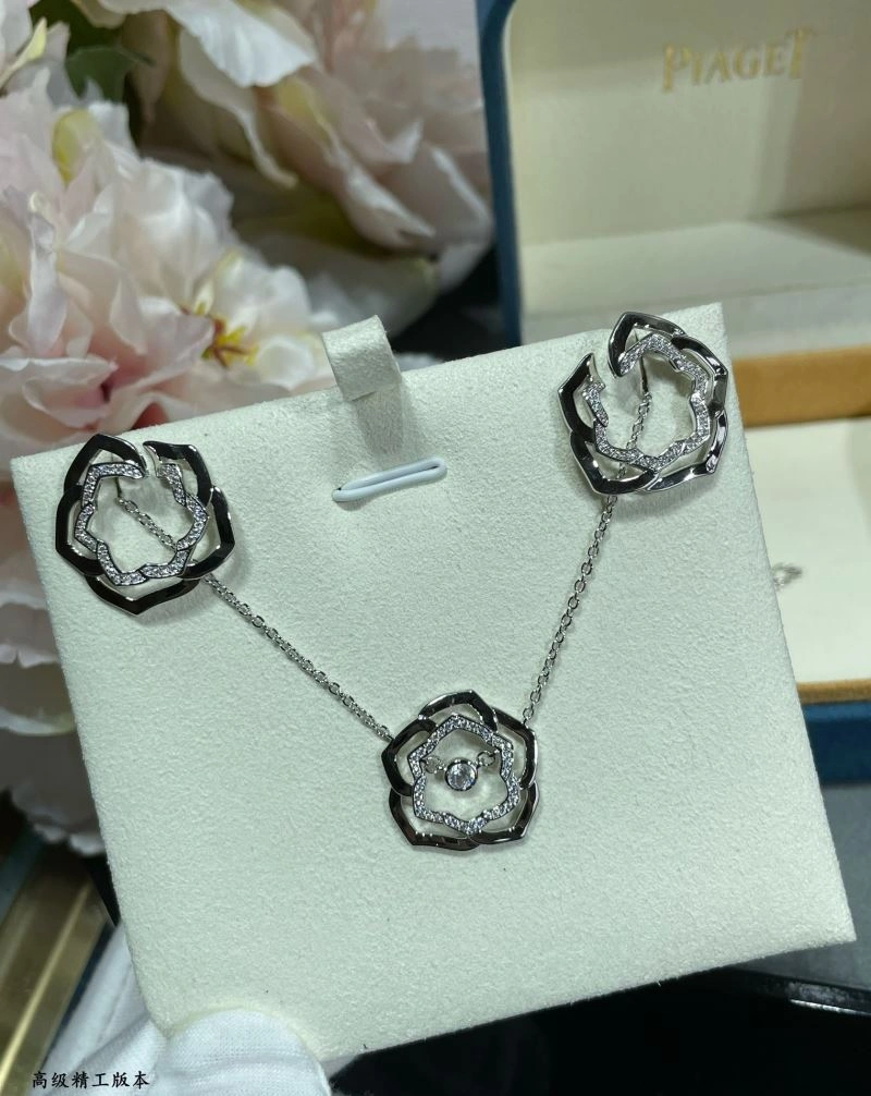 Factory-made Piaget Necklaces