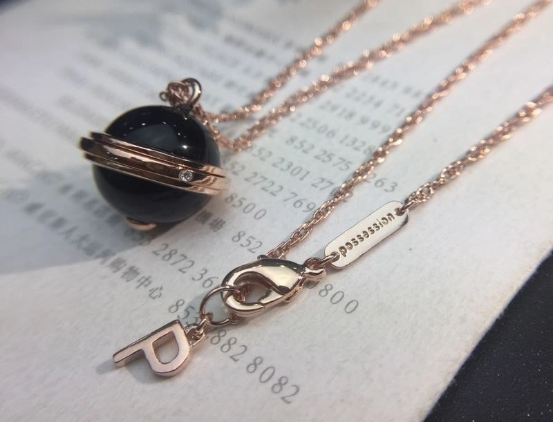 Discounted Piaget Necklaces