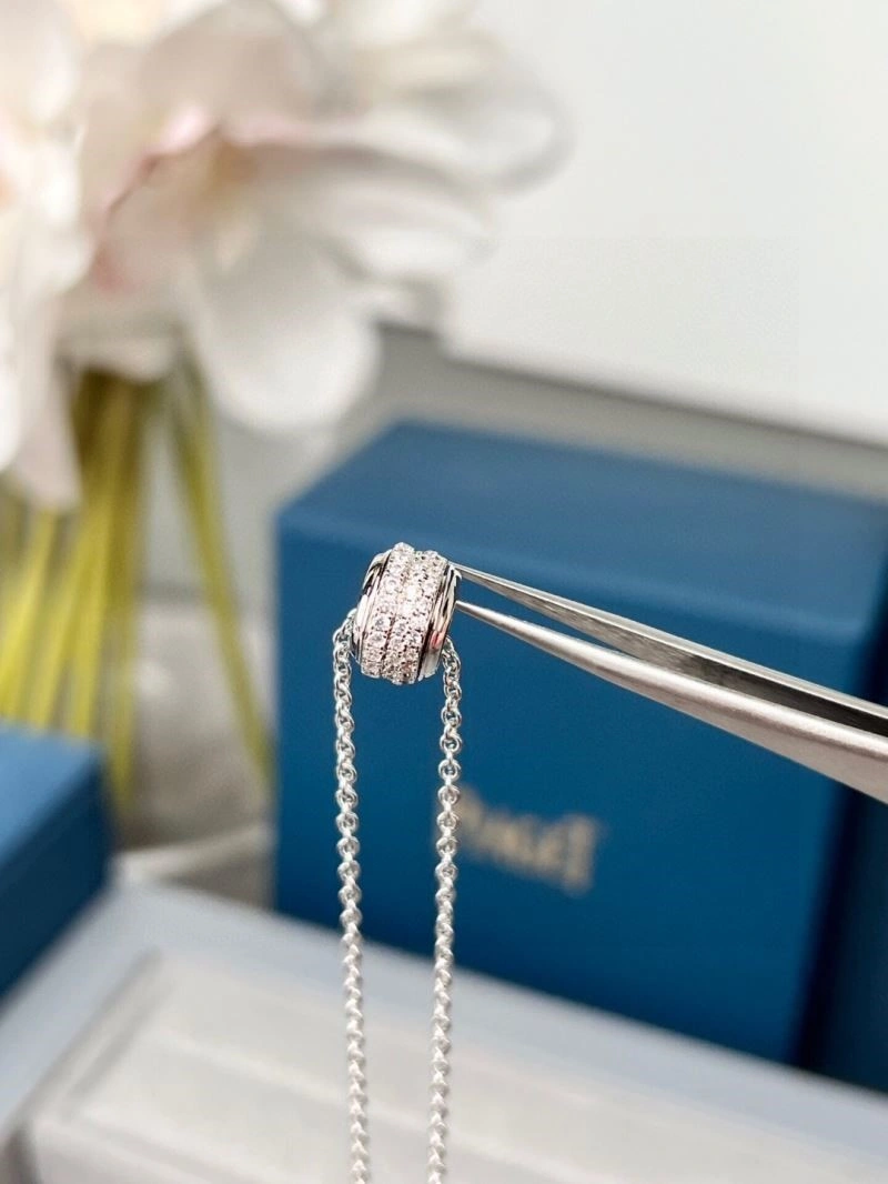 Cut-rate Piaget Necklaces