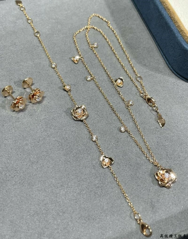 Legit Piaget Necklaces